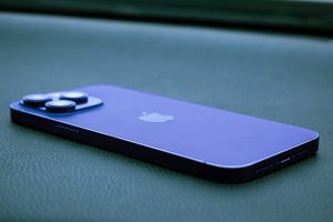 Is the iPhone 14 Waterproof? What You Need to Know – idk.dev